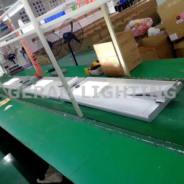 Commercial 80 Watt Integrated Solar Powered LED Street Light